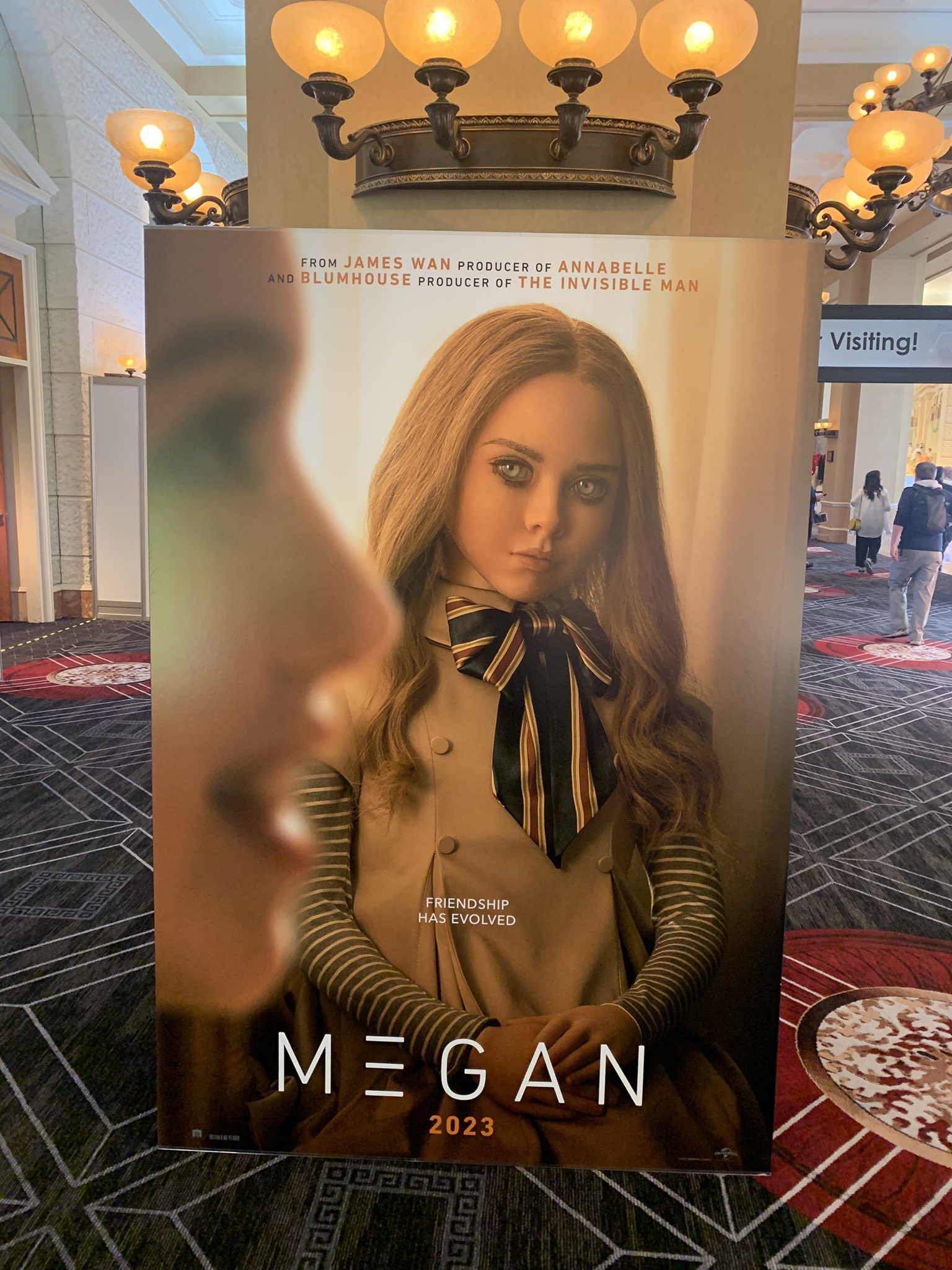 OMG! Blumhouse publica el primer póster promocional de M3GAN – OMG!